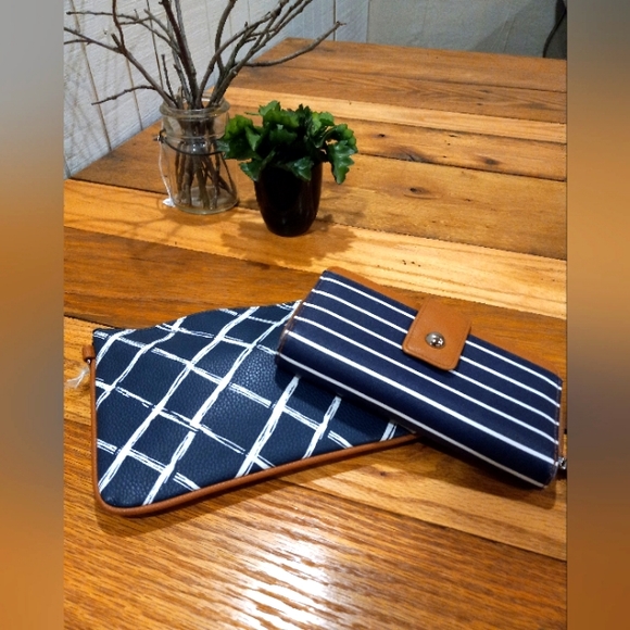 thirty-one | Bags | Thirtyone Dash Of Plaid Zipper Pouch | Poshmark